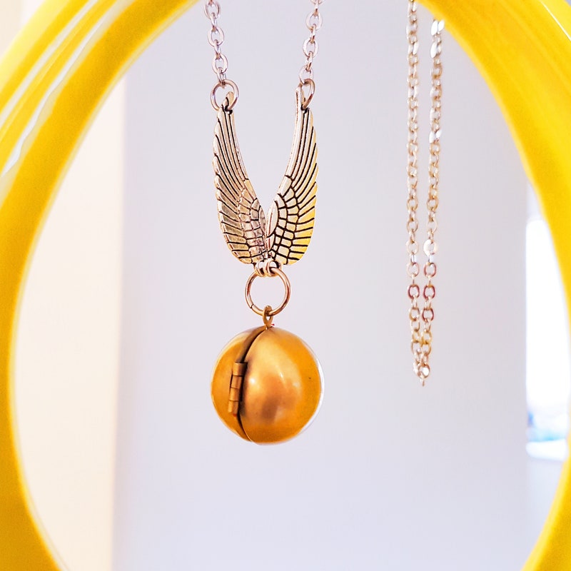 Circle Chain With Wings - Etsy