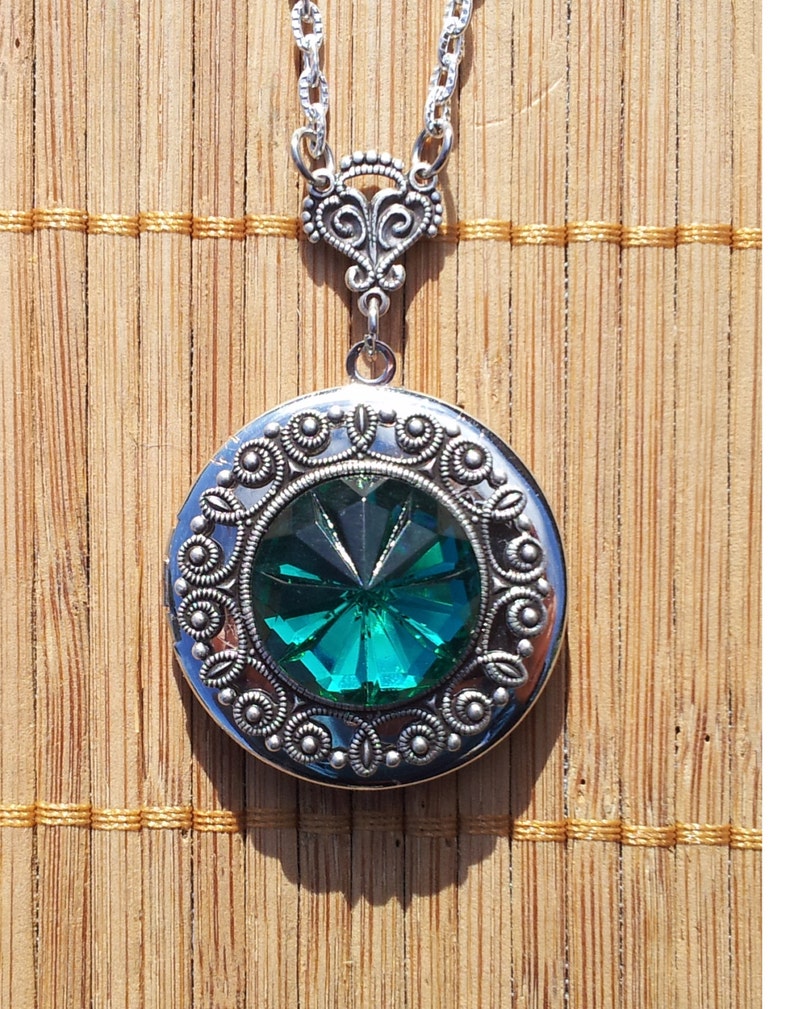 Emerald Sun Vintage Style Round Silver Locket Necklace - Etsy