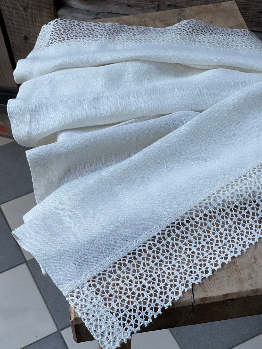 White Linen Table Runner With White Lace, Natural Linen Runner, Vintage Table Runner Laced ...