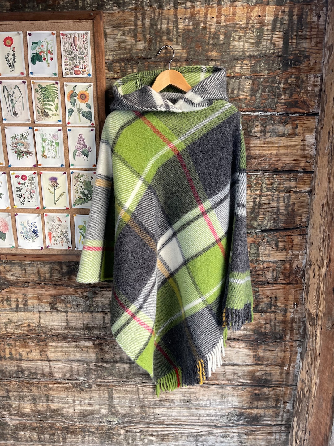 Green Wool Poncho Cape in Large Check Green/grey Pure Lambswool Poncho ...