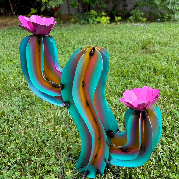 Metal Cactus Yard Art - Etsy