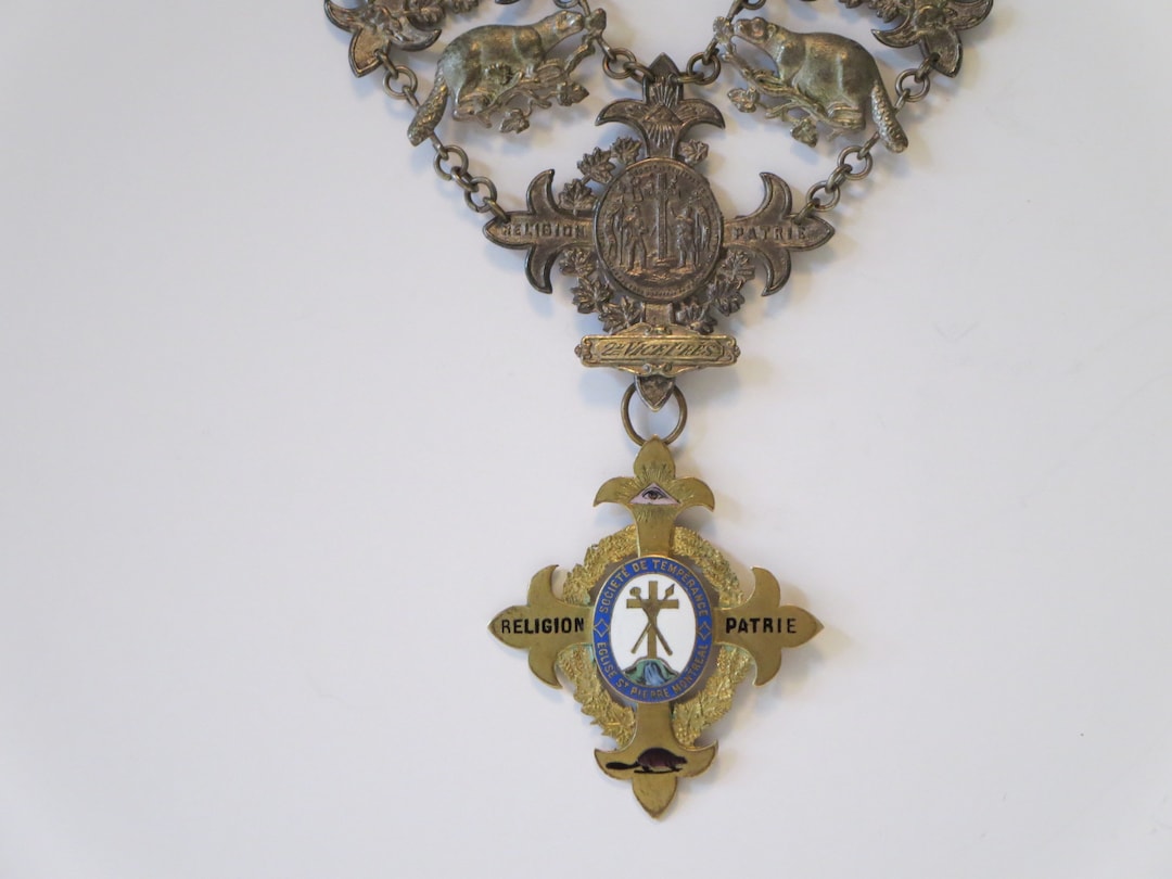 MEDAL NECKLACE~ Religious Medal~ Honor~ St. Peter's Church Temperance ...