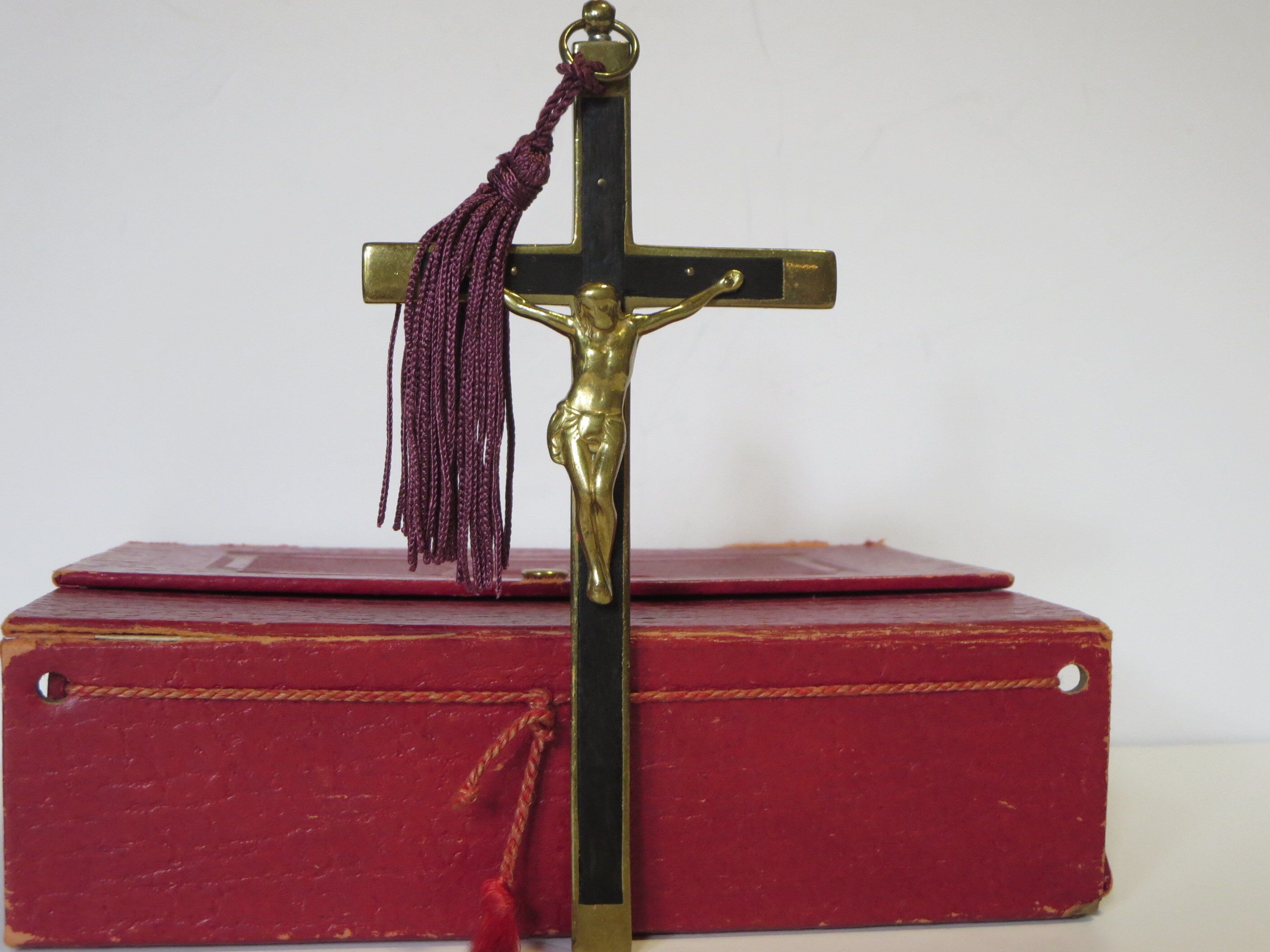 RELIGIOUS PECTORAL CROSS~ Crucifix~ Corpus Christi~ Brass & Wood ...