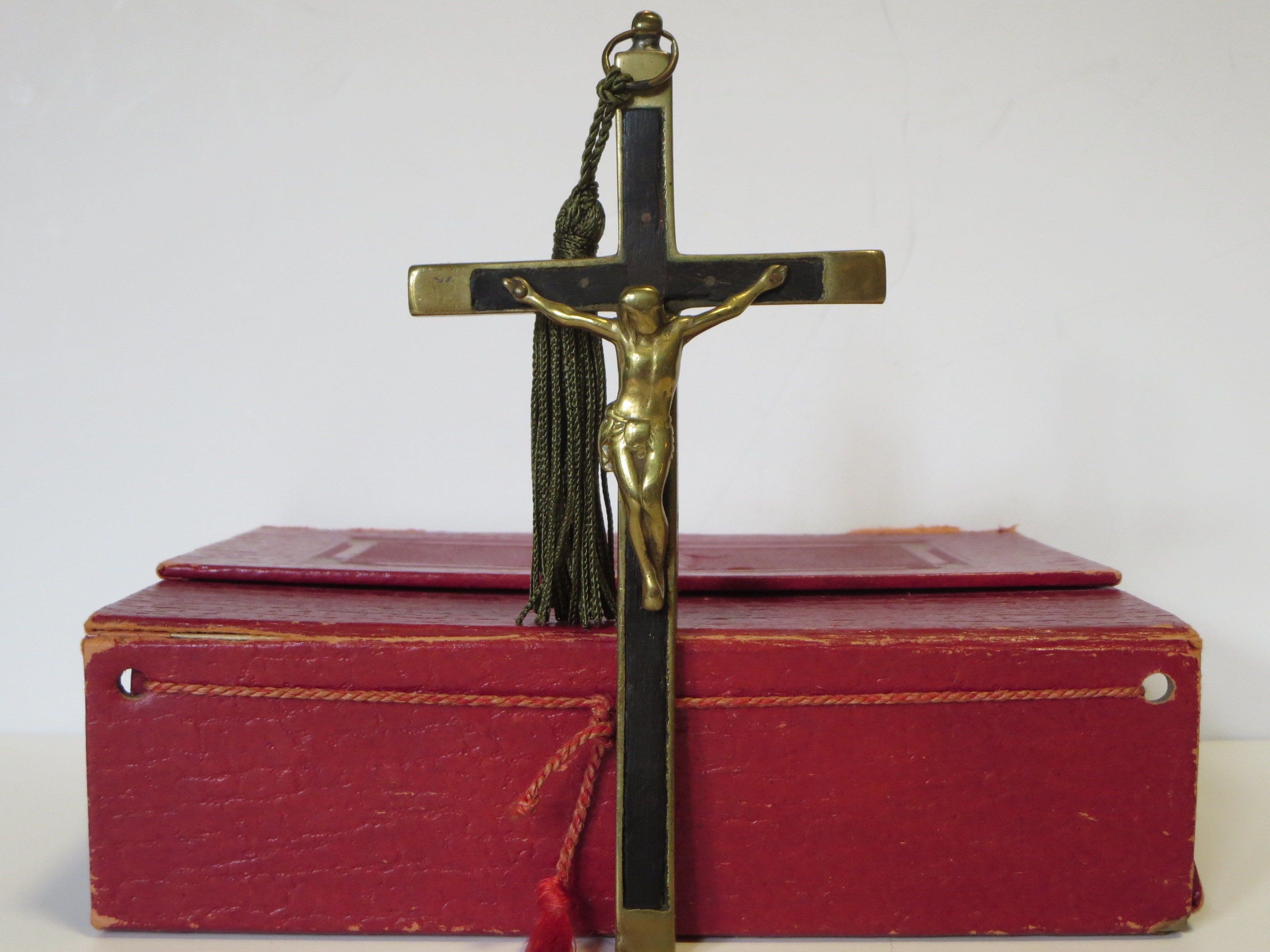 RELIGIOUS PECTORAL CROSS~ Crucifix~ Corpus Christi~ Brass & Wood ...