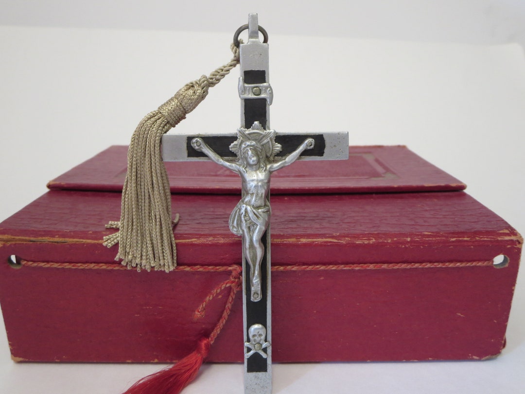 RELIGIOUS PECTORAL CROSS~ Crucifix~ Silver & Wood~ Corpus Christi ...