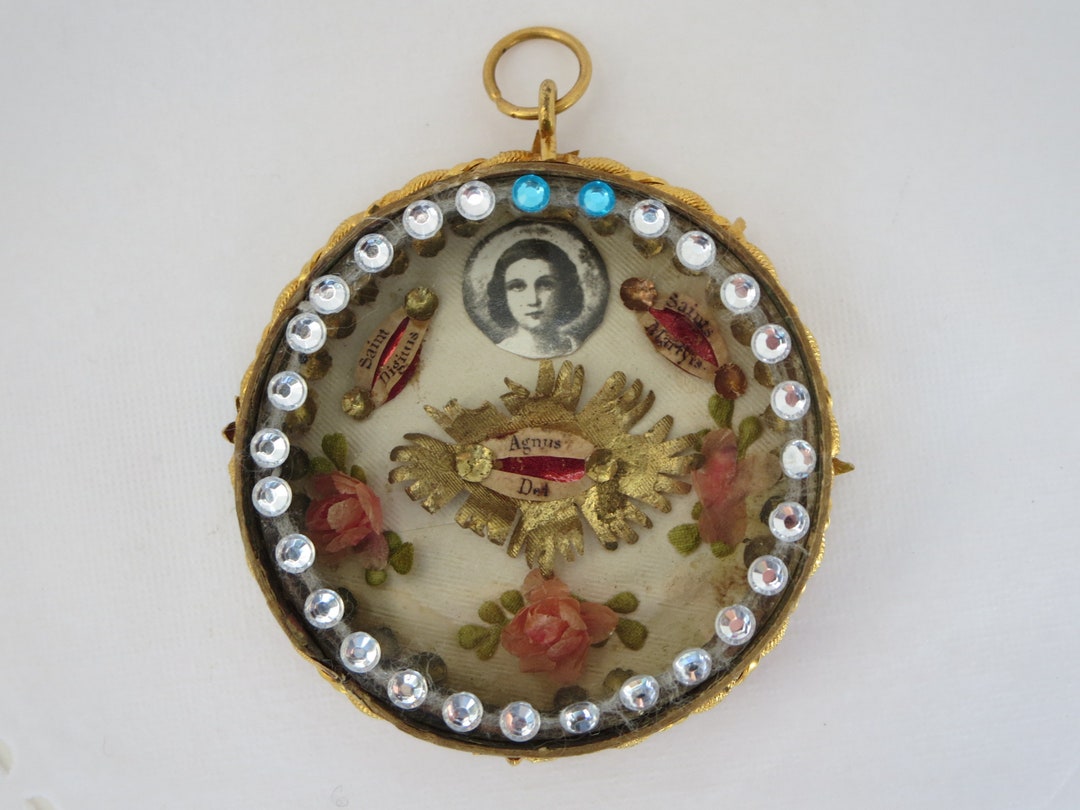 RELIGIOUS MEDALLION~ Shadow Box~ Religious Antique Collectible~ Cased ...