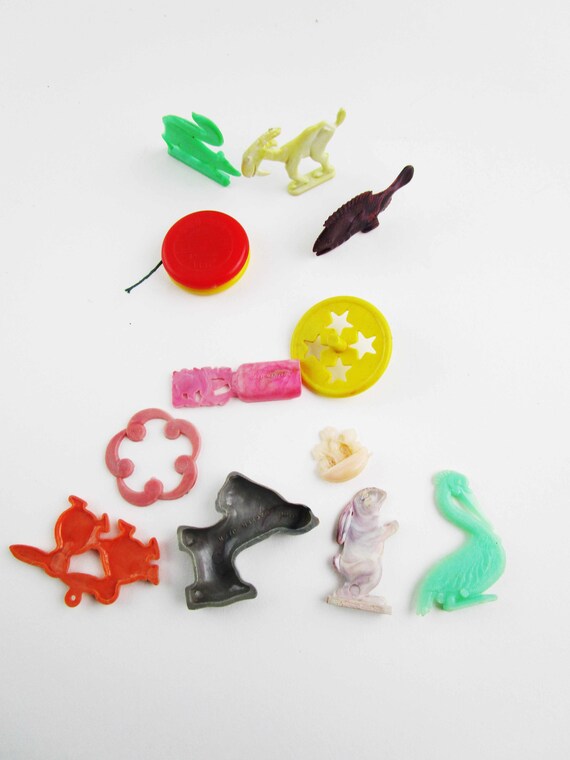 Cracker Jacks Trinkets and Toys Fun Stuff Plastic Figures | Etsy