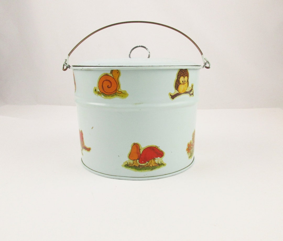 A Child's Round Lunch Pail - Vintage Tin Lunch Box - Robin Egg Blue ...