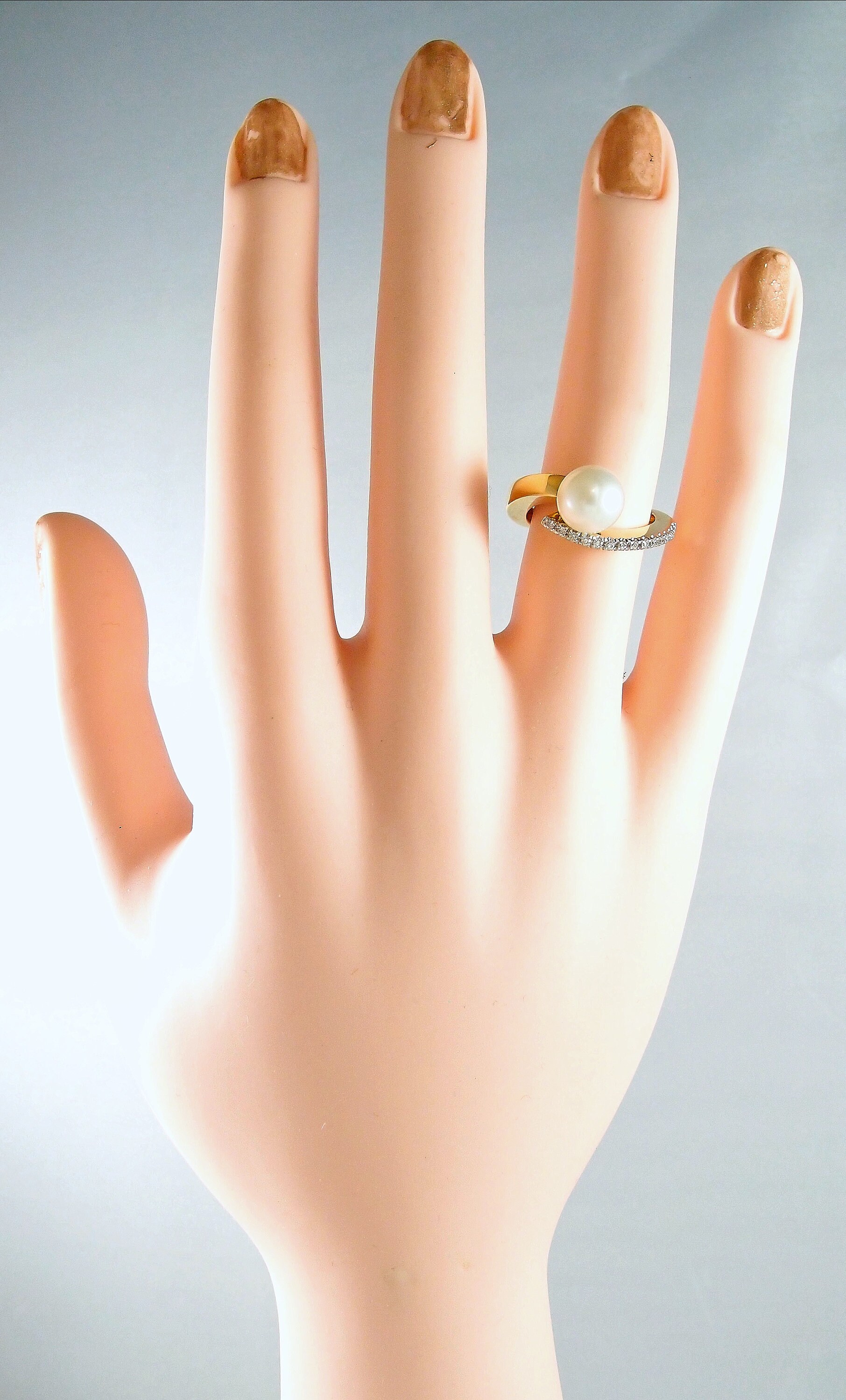 Elegant solid gold ring with premium cultured pearl and 16 | Etsy