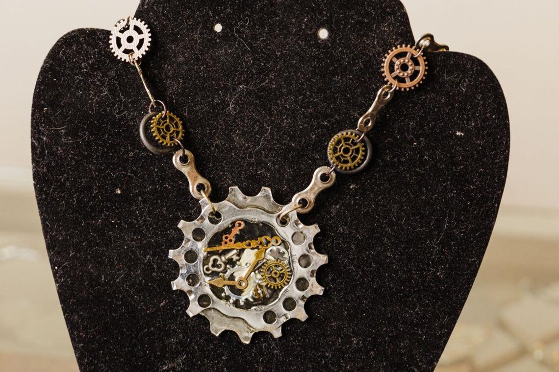 Wheel of Time Necklace - Etsy
