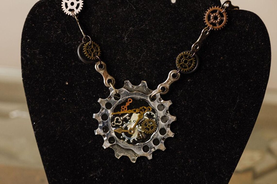 Wheel of Time Necklace - Etsy