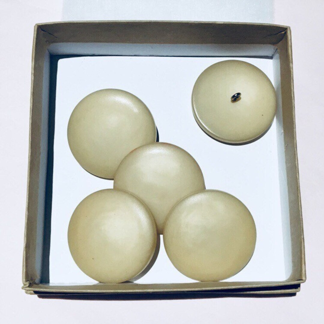 1960s 5 Beige Smooth Plastic Vintage Coat Buttons, Metal Shank, 1 3/8 ...