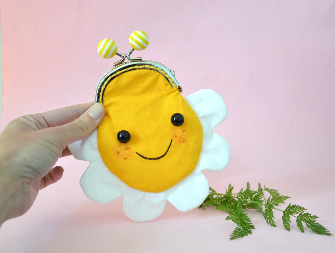 Flower Shaped Purse - Click-clack Closure - Yellow and White - Etsy