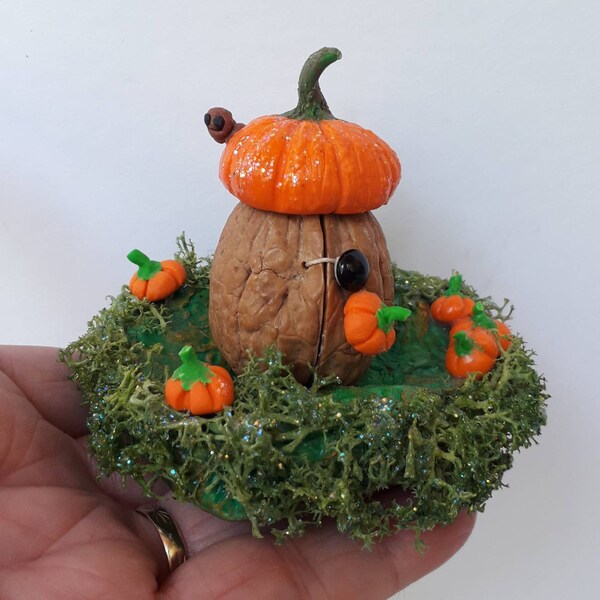 Walnut Shell Diorama - Etsy