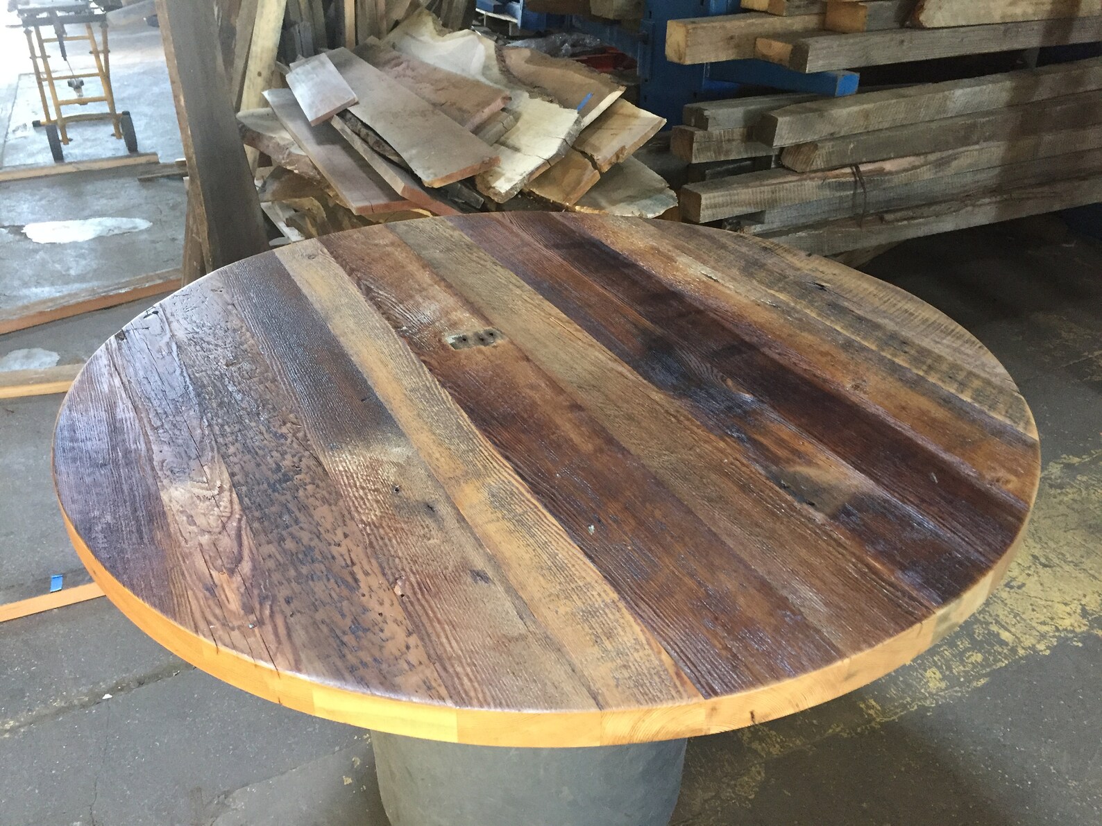 48” Round Shape Solid Reclaimed Barn Wood Table Can Be Used as Coffee ...