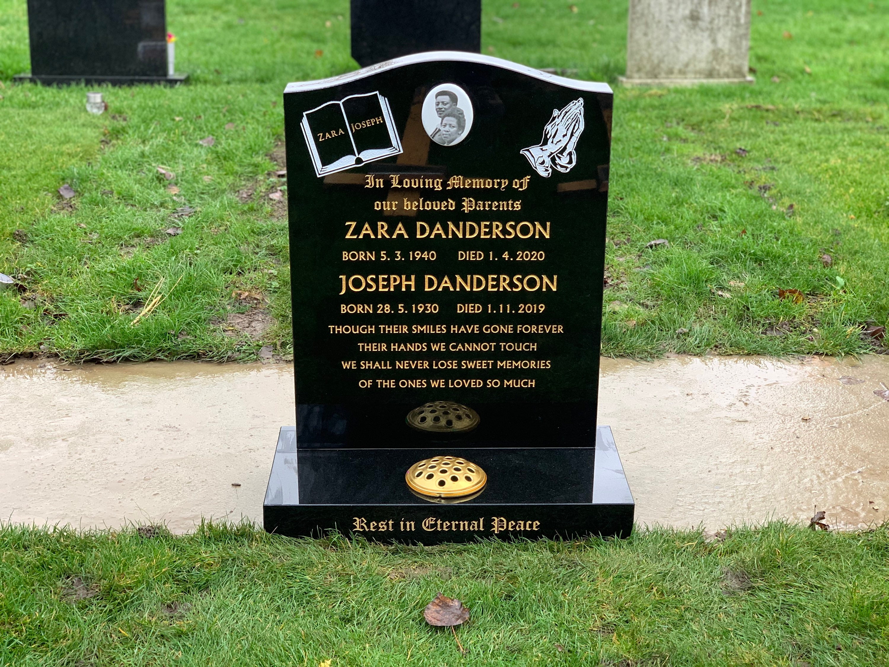 Black Granite Ogee Top Memorial Stone - Etsy UK