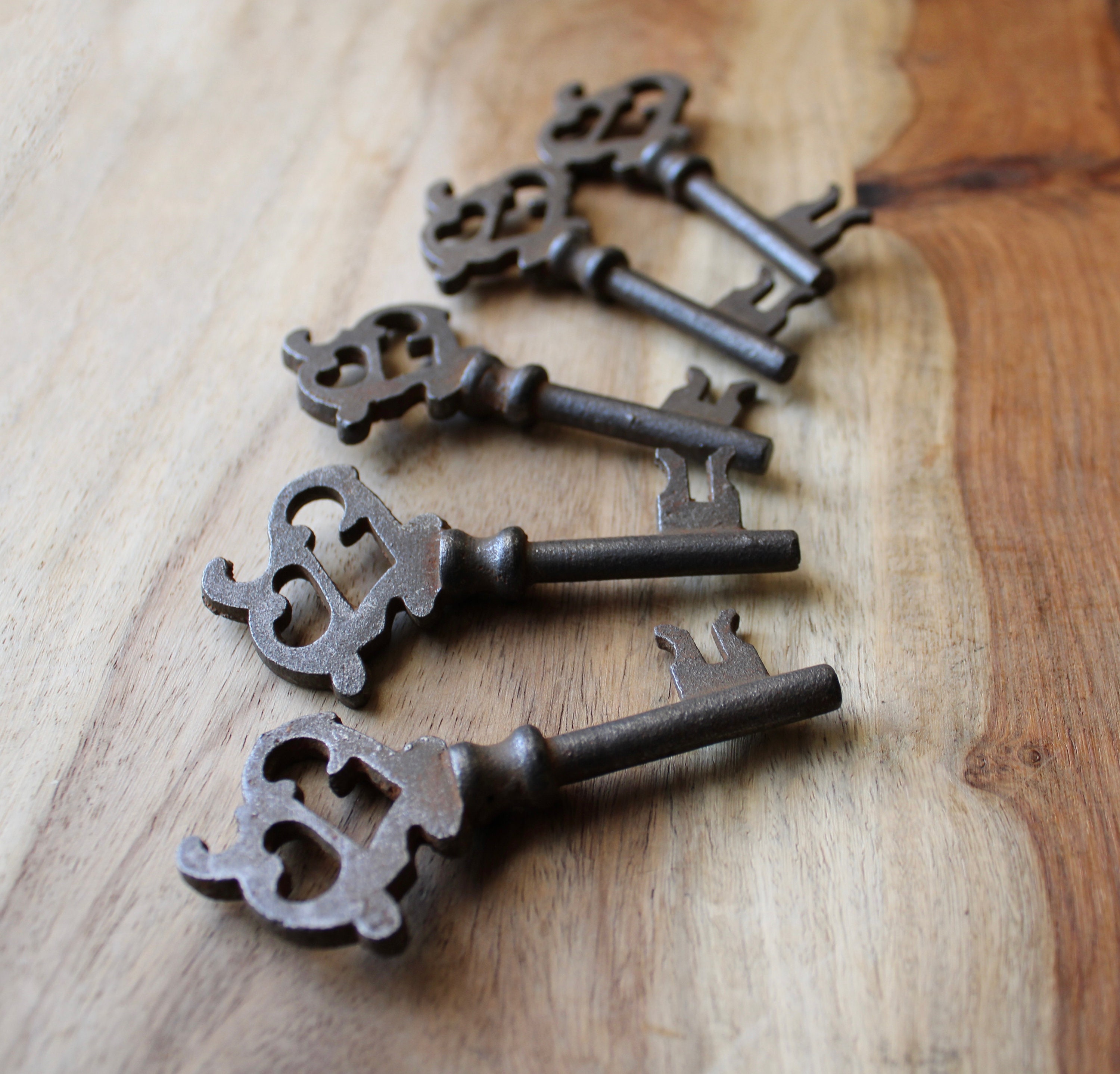 Authentic Victorian Era Skeleton Key. Cast Iron. Ornate Heart Shape Bow ...