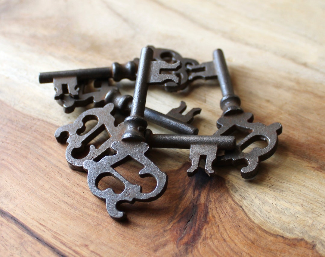 Authentic Victorian Era Skeleton Key. Cast Iron. Ornate Heart Shape Bow ...