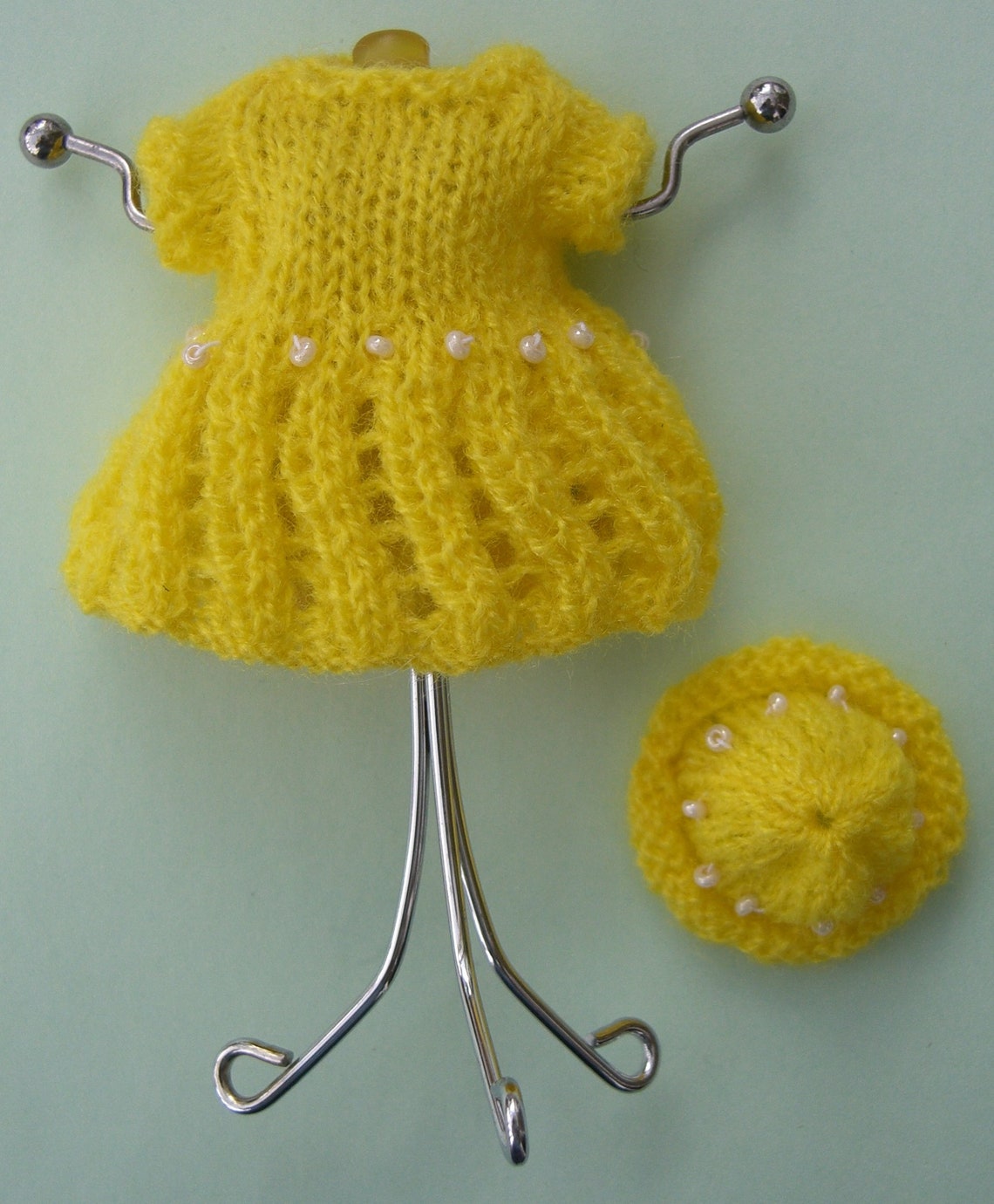 Easy to Knit Miniature Knitting Patterns for the Dolls House - Etsy UK