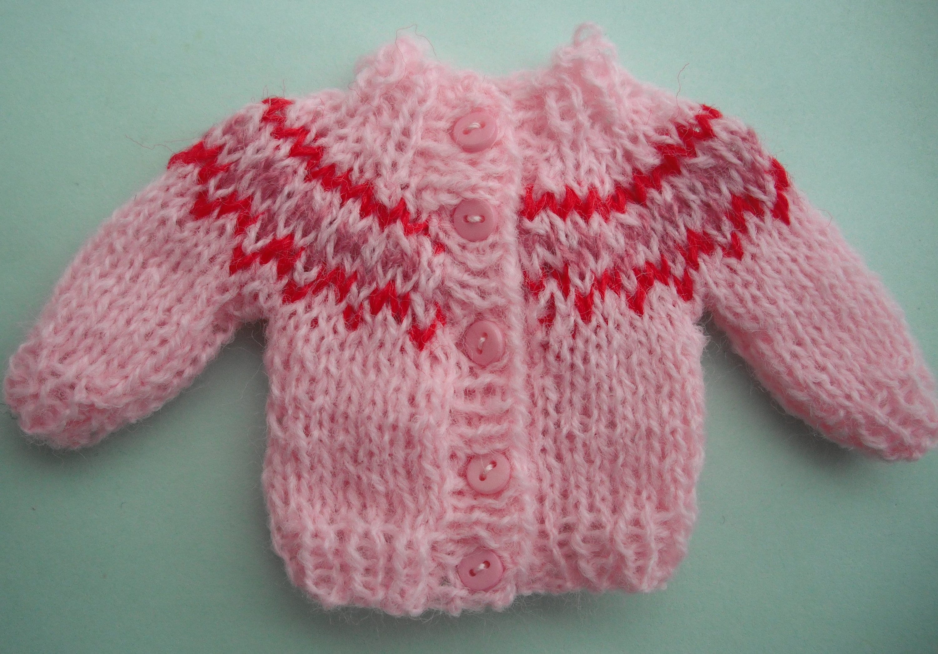 Easy to Knit Miniature Knitting Patterns for the Dolls House by Helen ...