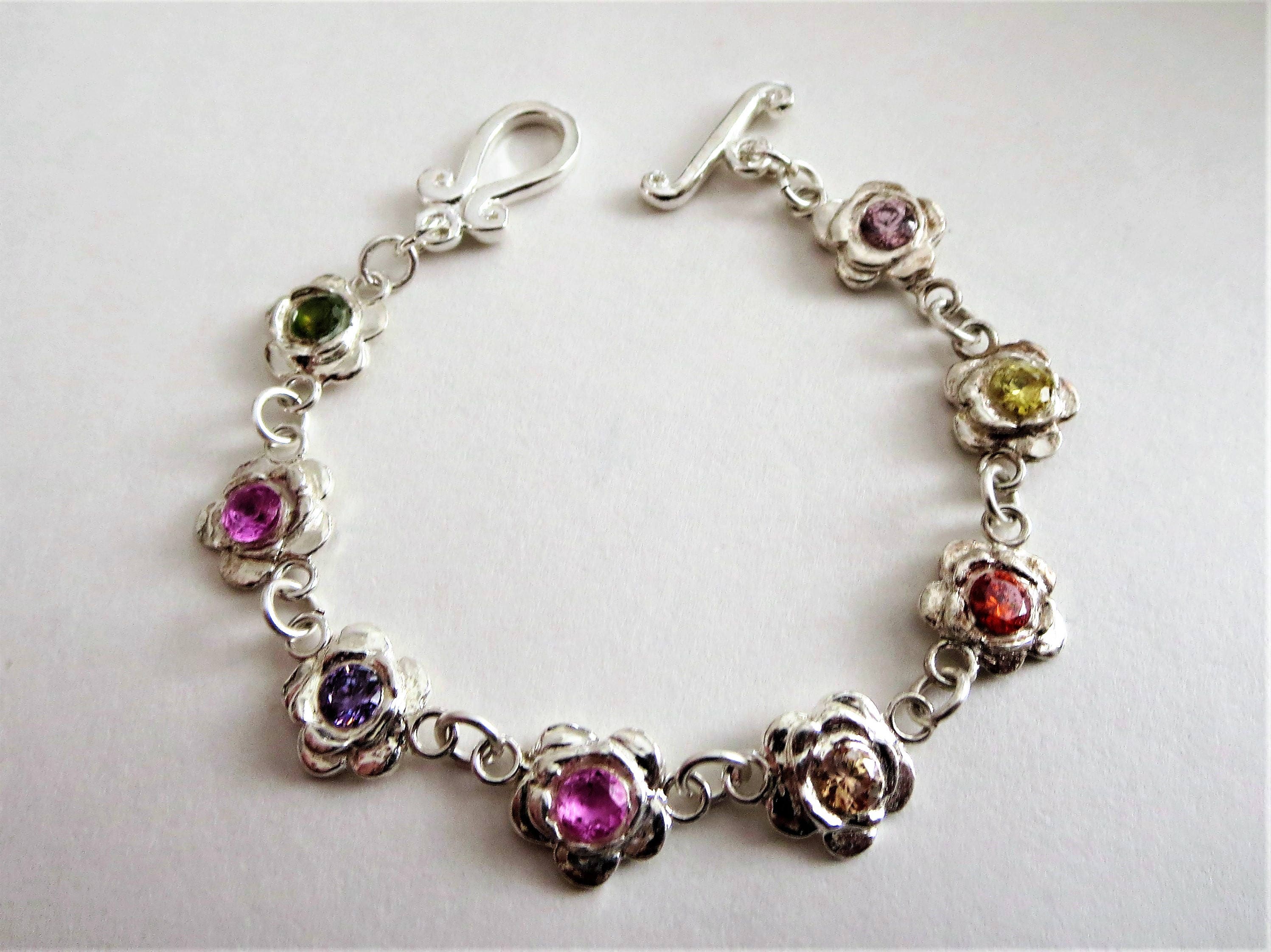 Botanical Dainty Flowers, Dainty Flower Daisy Chain, Dainty Floral ...