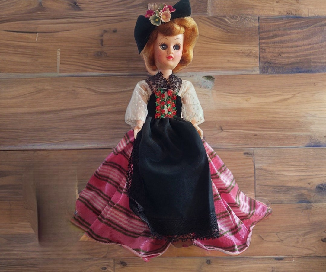 Switzerland Vintage Arco Dolls of the World - Dolls of the Land ...