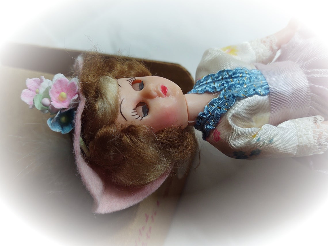 USA Colonial Vintage Arco Dolls of the World - Dolls of the Land ...