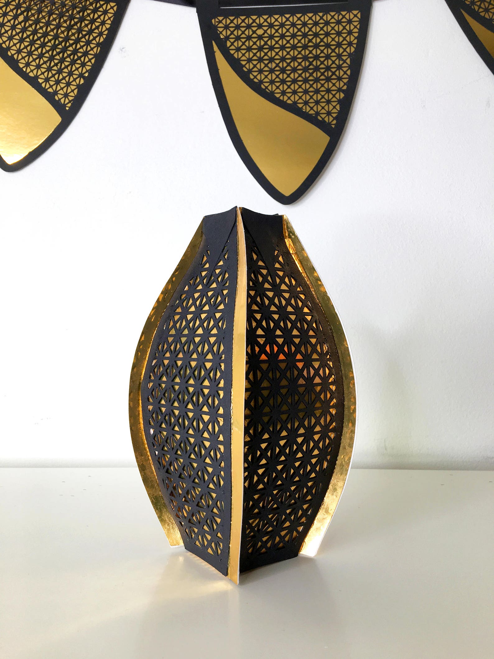 Swerve 3d SVG Paper Cutting Design Template, Paper Cut Decorative Vase ...