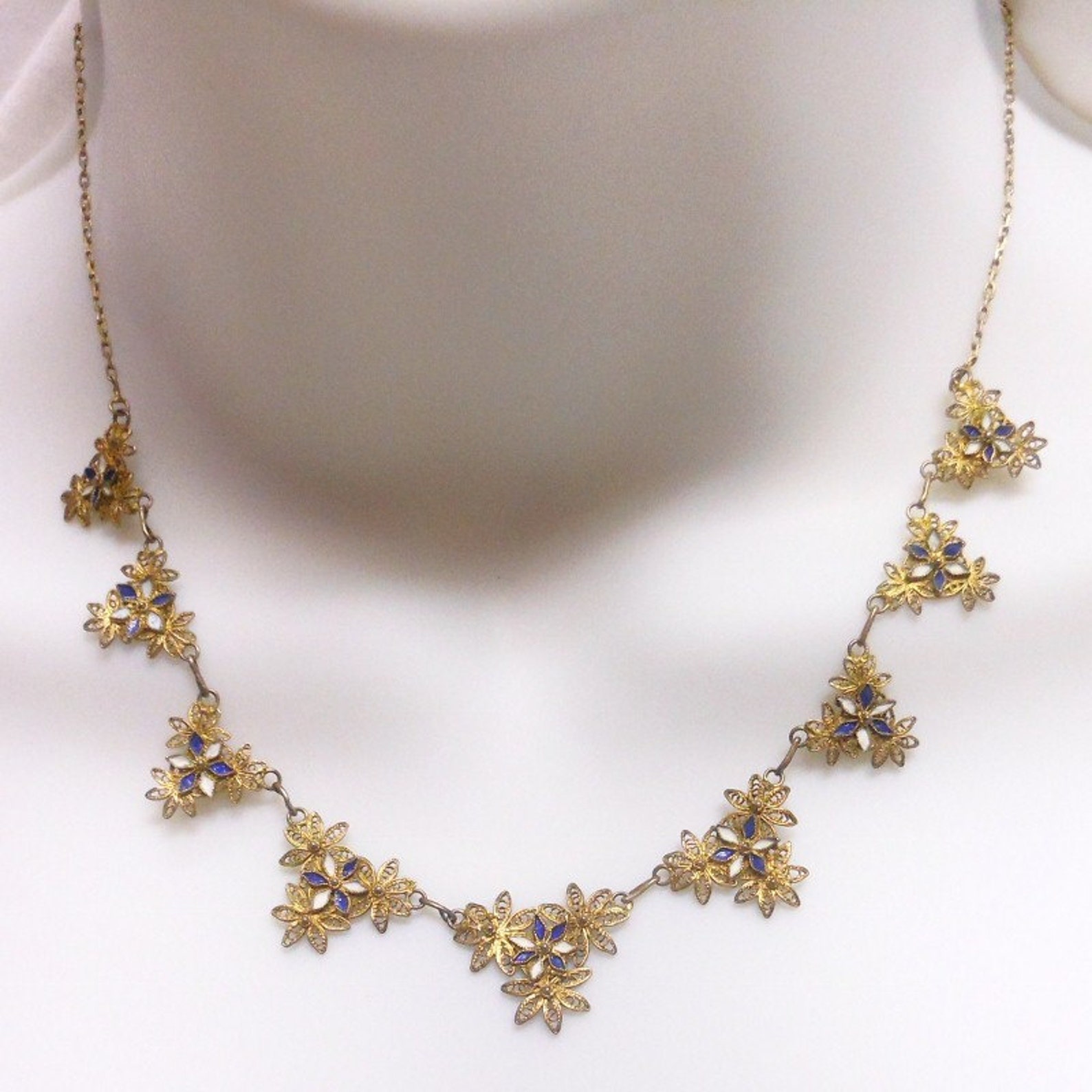 Vintage Filigree and Enamel Necklace - Etsy