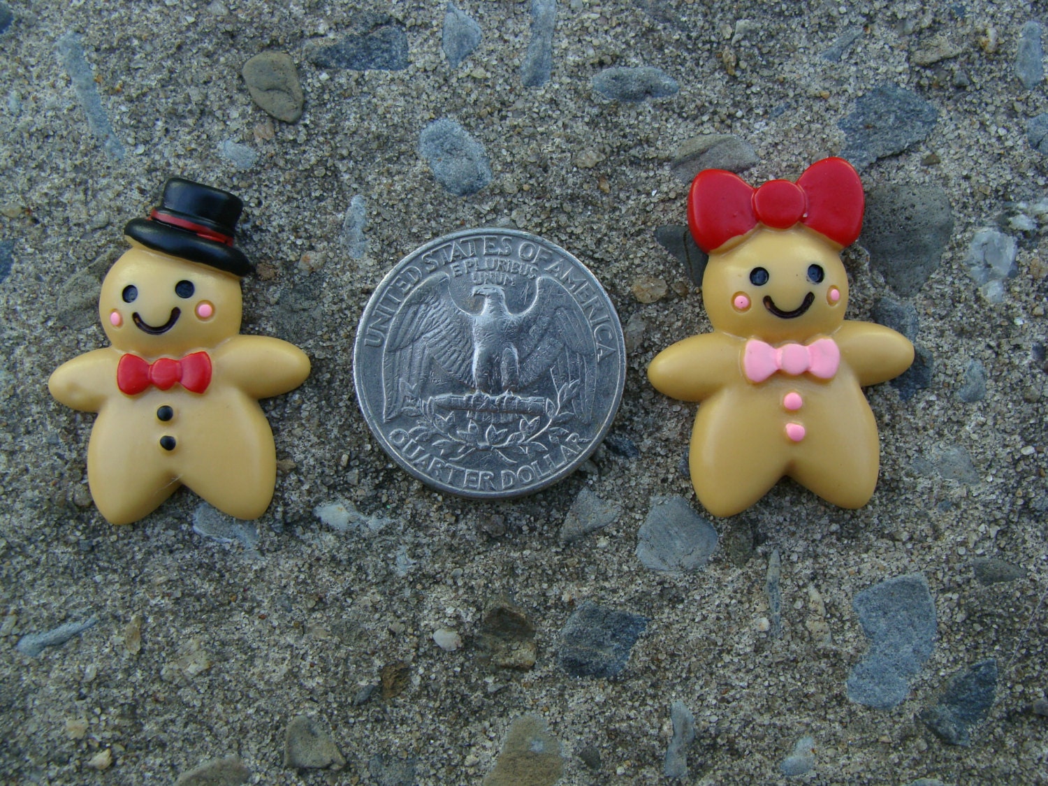 2 Christmas Resins Hair Bow Resins Gingerbread Resin - Etsy