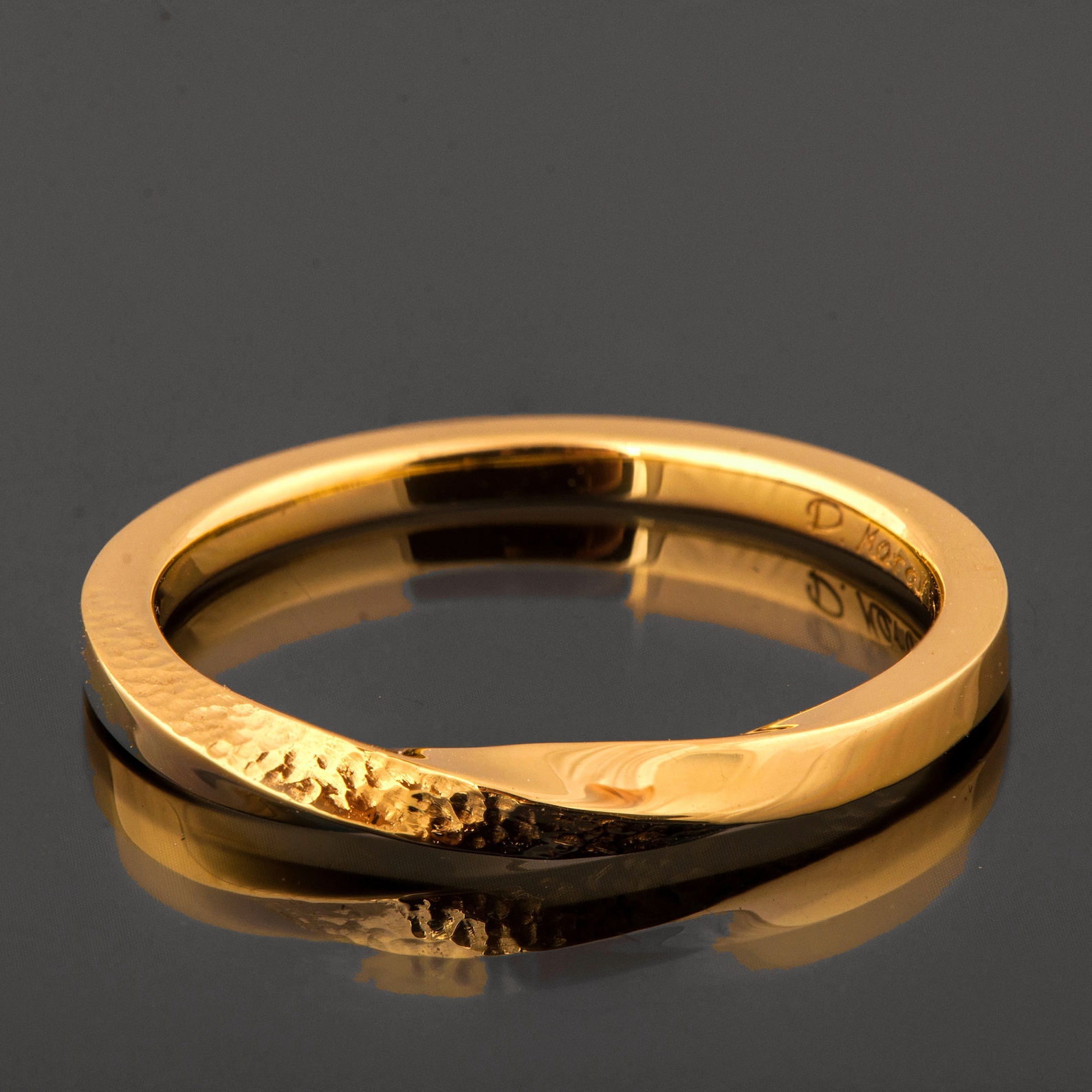 Mobius Ring 18k Gold Ring Hammered Mobius Ring Wedding Ring - Etsy UK