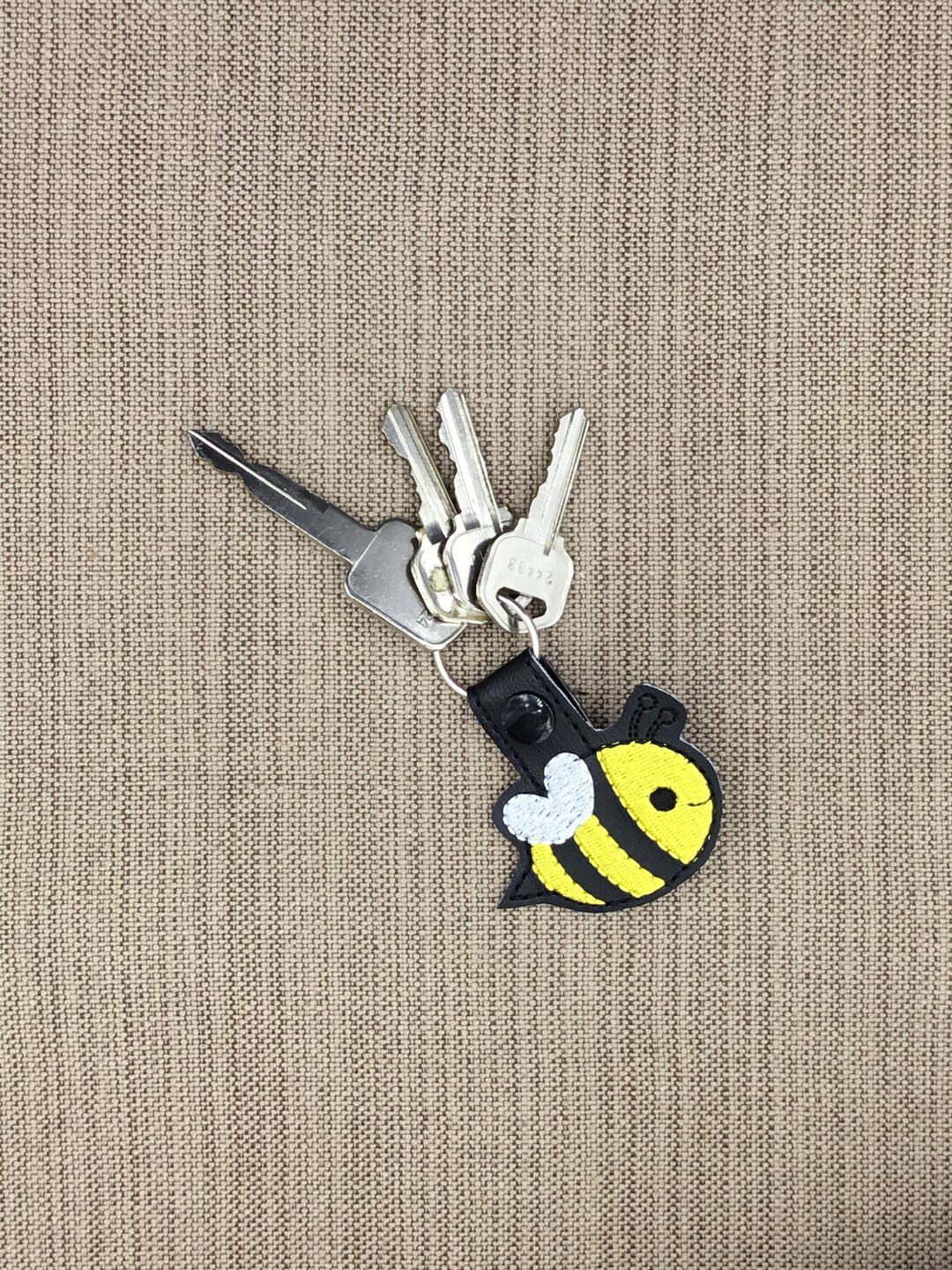 Bee Key Chain - Etsy