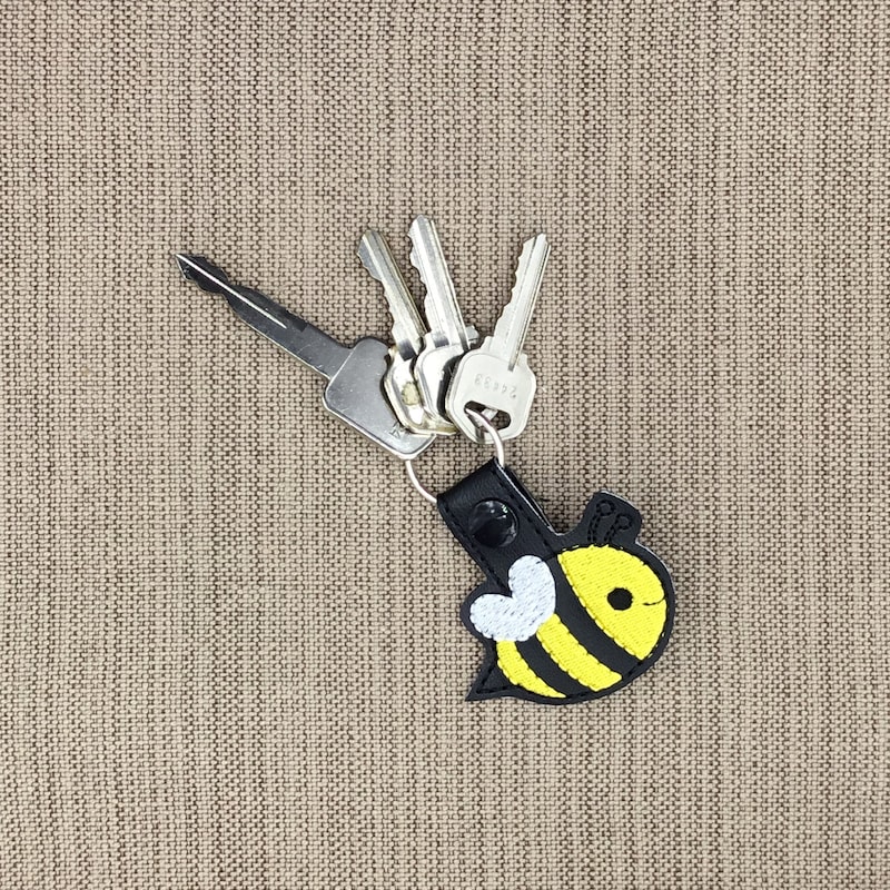 Bee Key Chain - Etsy