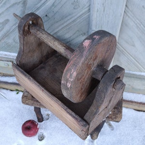Primitive antique spinning wheel Rustic home decor Old wooden | Etsy