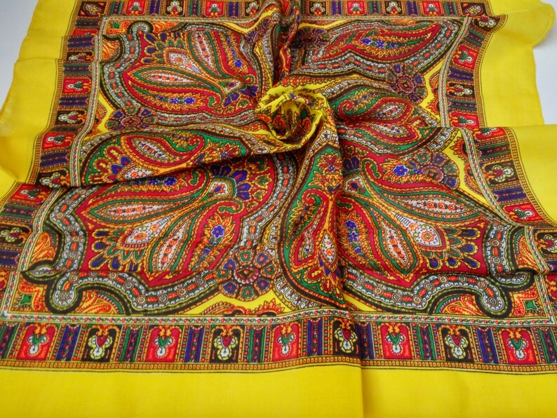 Bright Russian Shawl Floral Wool Scarf Eyecatching Head Scarf | Etsy