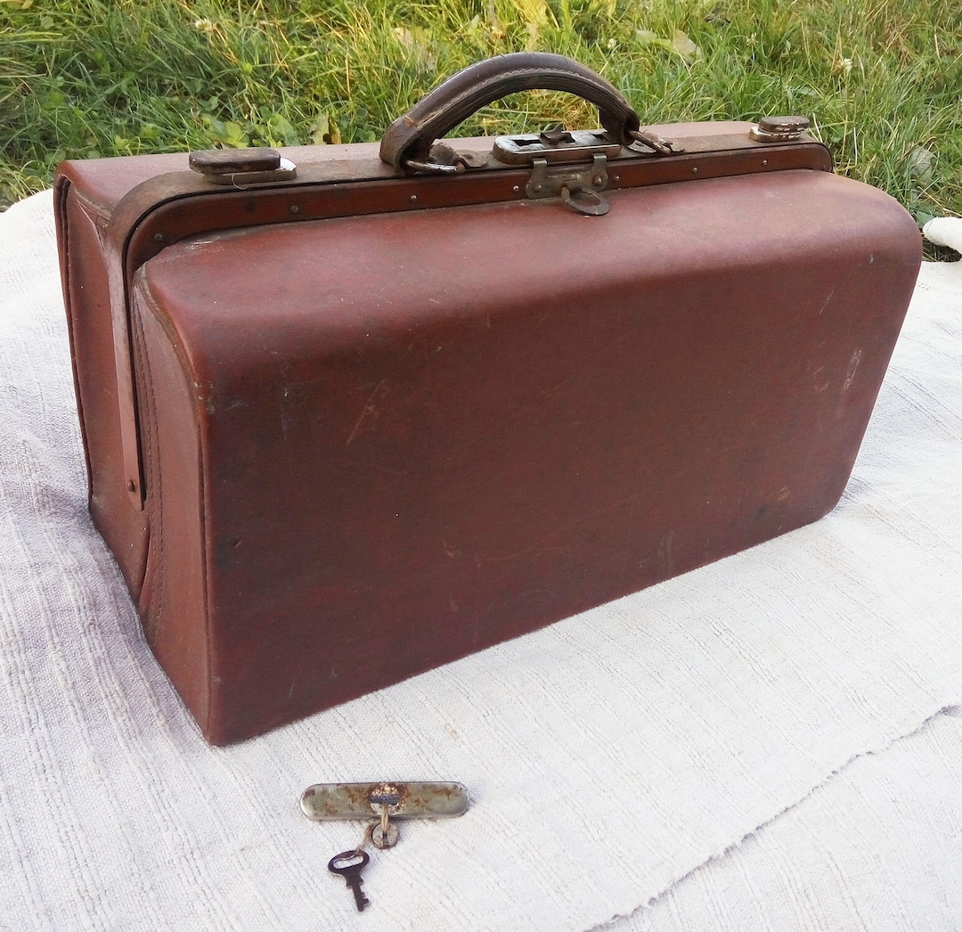 Doctor Satchel of Leather Early 1900s Doctor's Bag With Spare Lock and ...