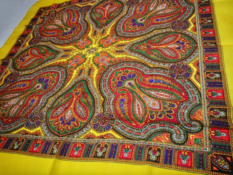 Bright Russian Shawl Floral Wool Scarf Eyecatching Head Scarf | Etsy