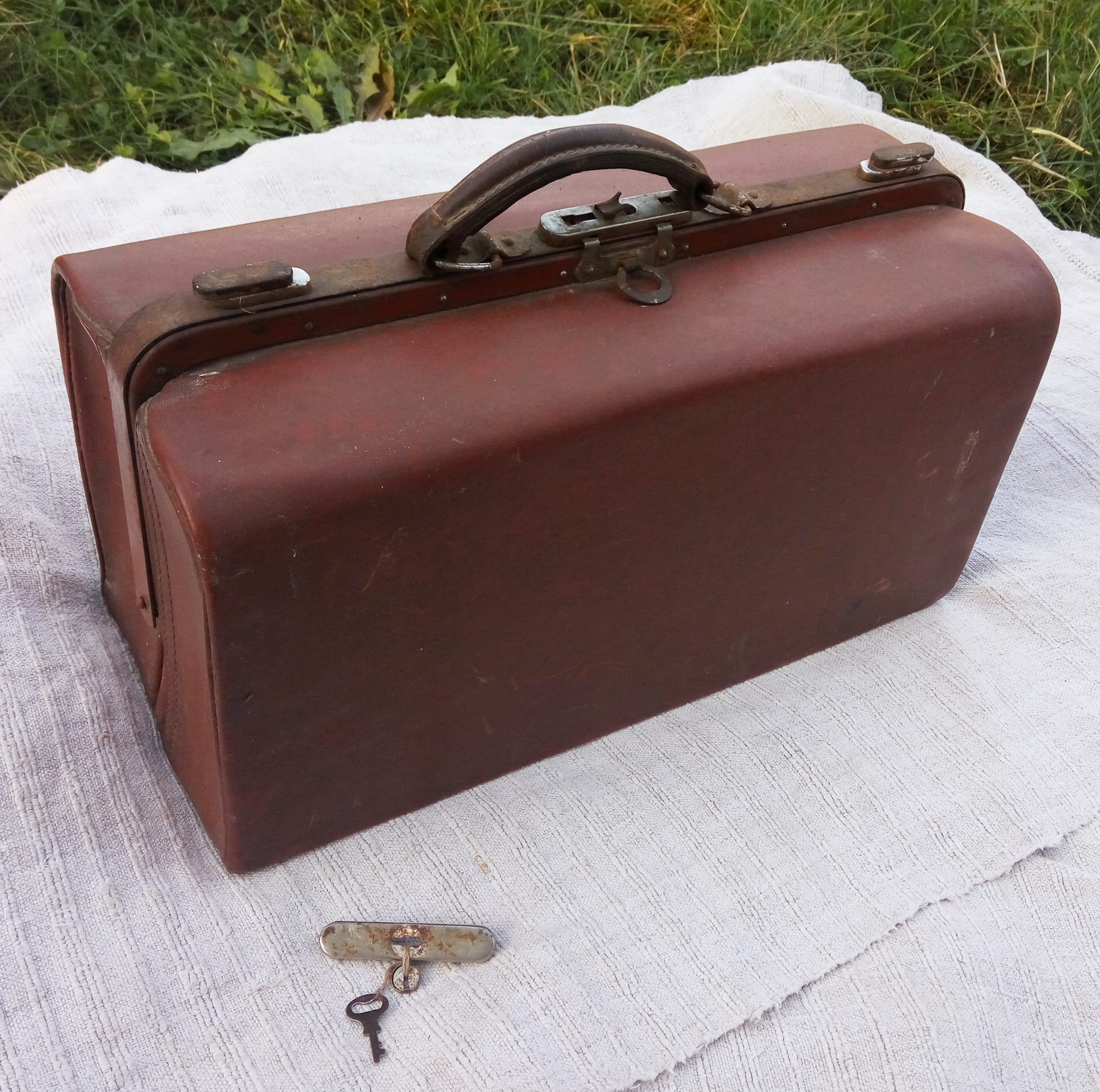 Doctor Satchel of Leather Early 1900s Doctor's Bag With Spare Lock and ...