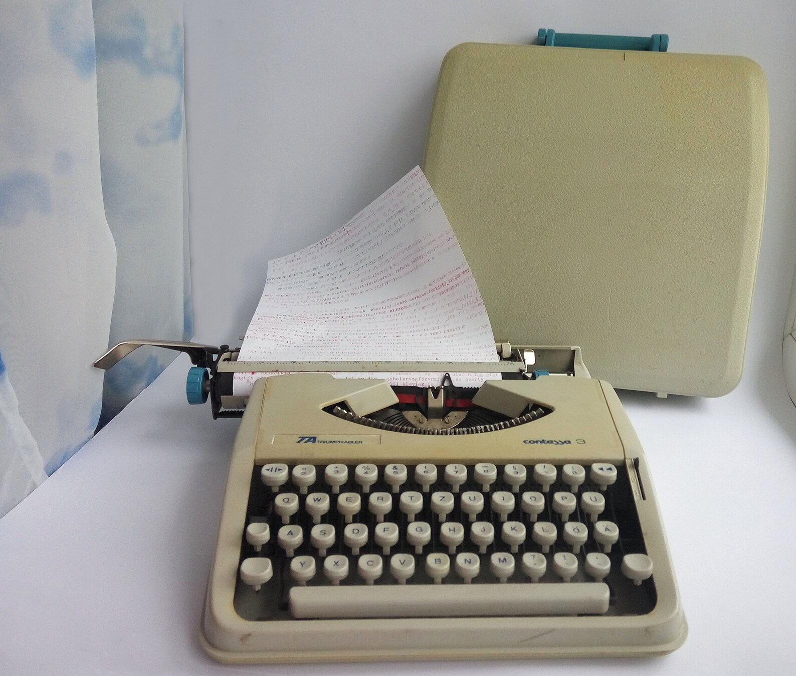 Portable typewriter Vintage working type writer Manual type | Etsy