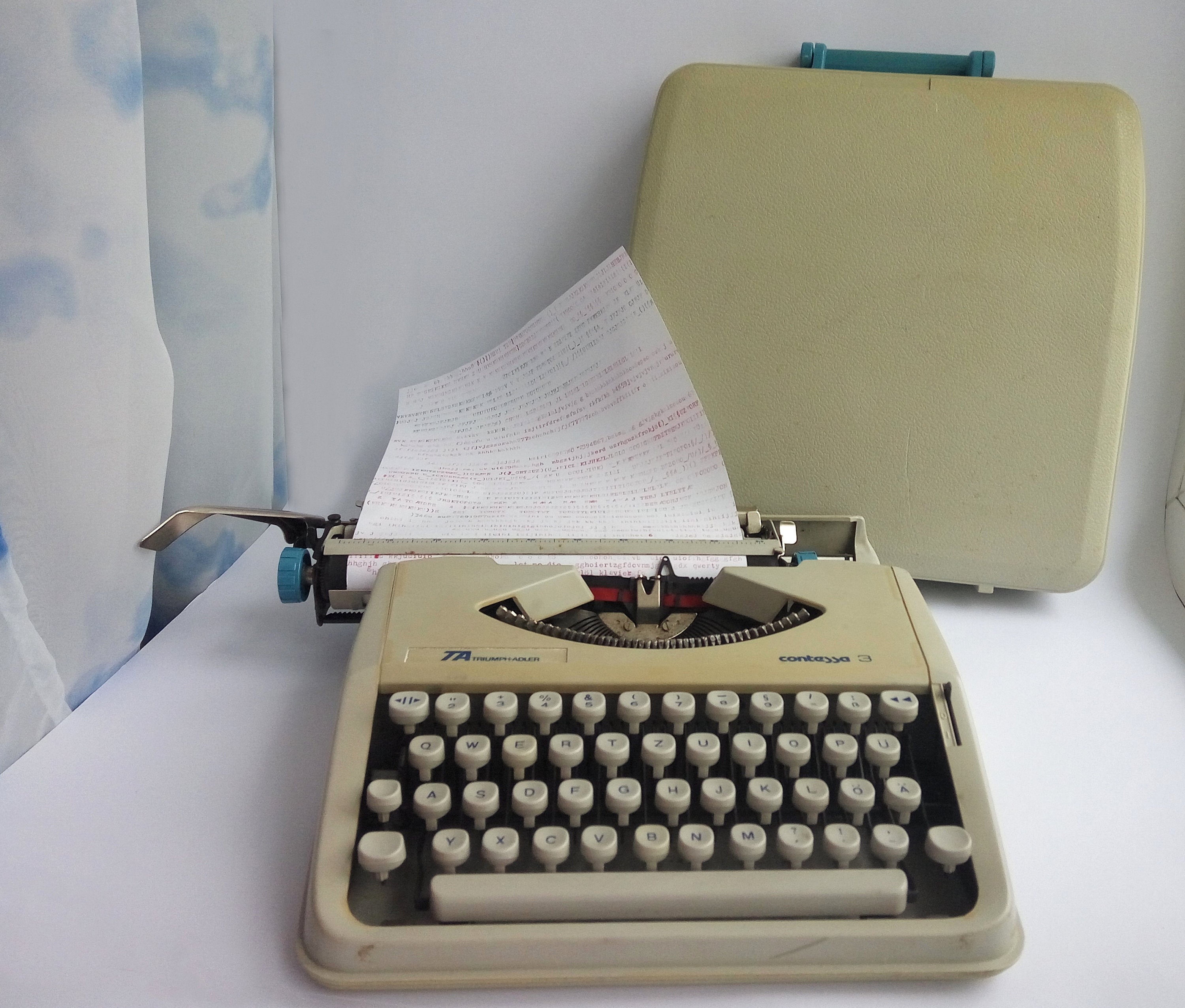 Portable typewriter Vintage working type writer Manual type | Etsy