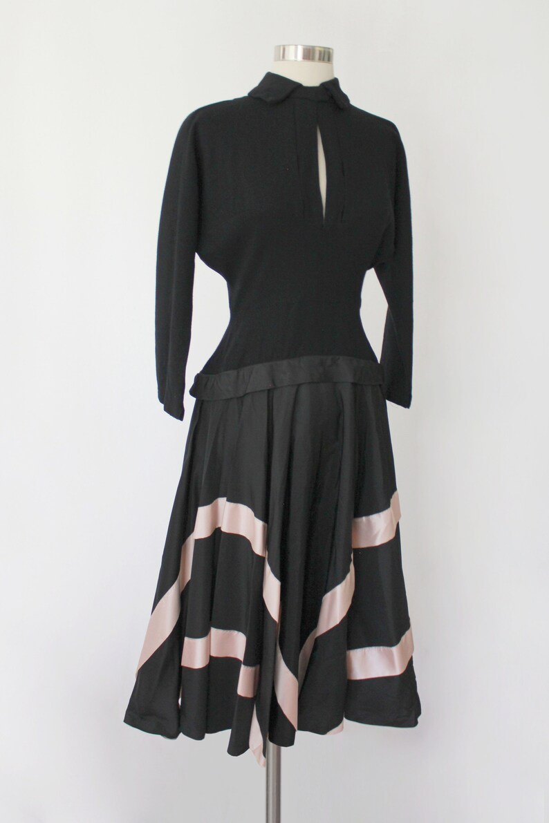 1950s Keyhole Dress | Dolman Sleeve Dress | Full Skirt | Chevron Stripe ...