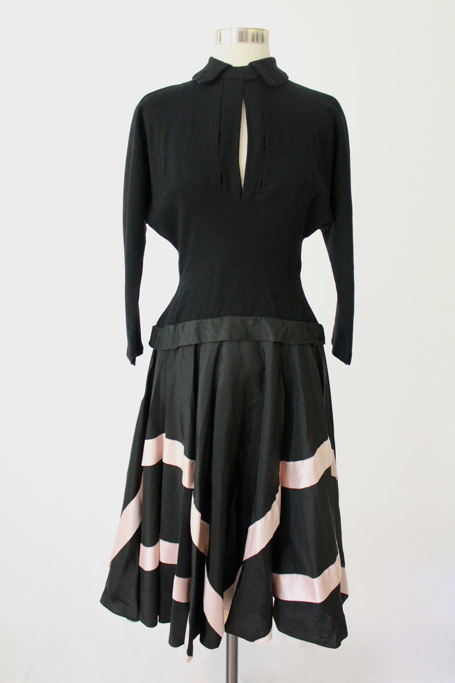 1950s Keyhole Dress | Dolman Sleeve Dress | Full Skirt | Chevron Stripe ...