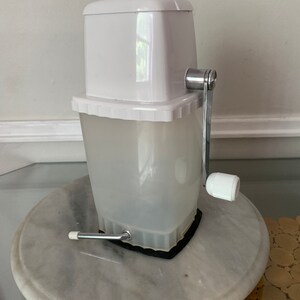 Vintage White Hand Crank SWING-A-WAY Vacuum Base Ice Crusher - Etsy ...