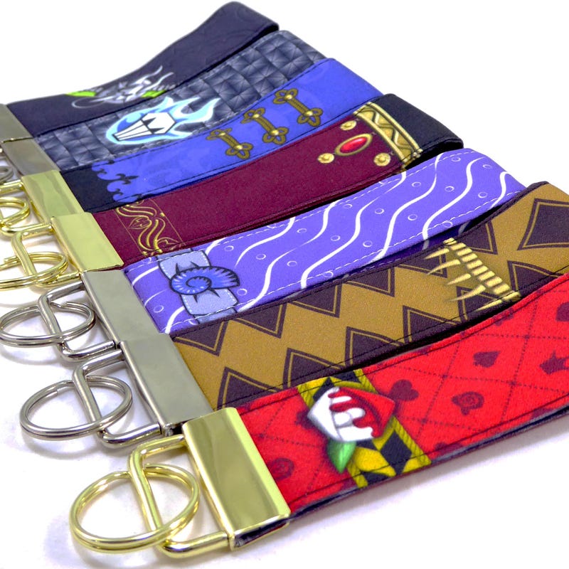 Heartslabyul Keychain - Etsy