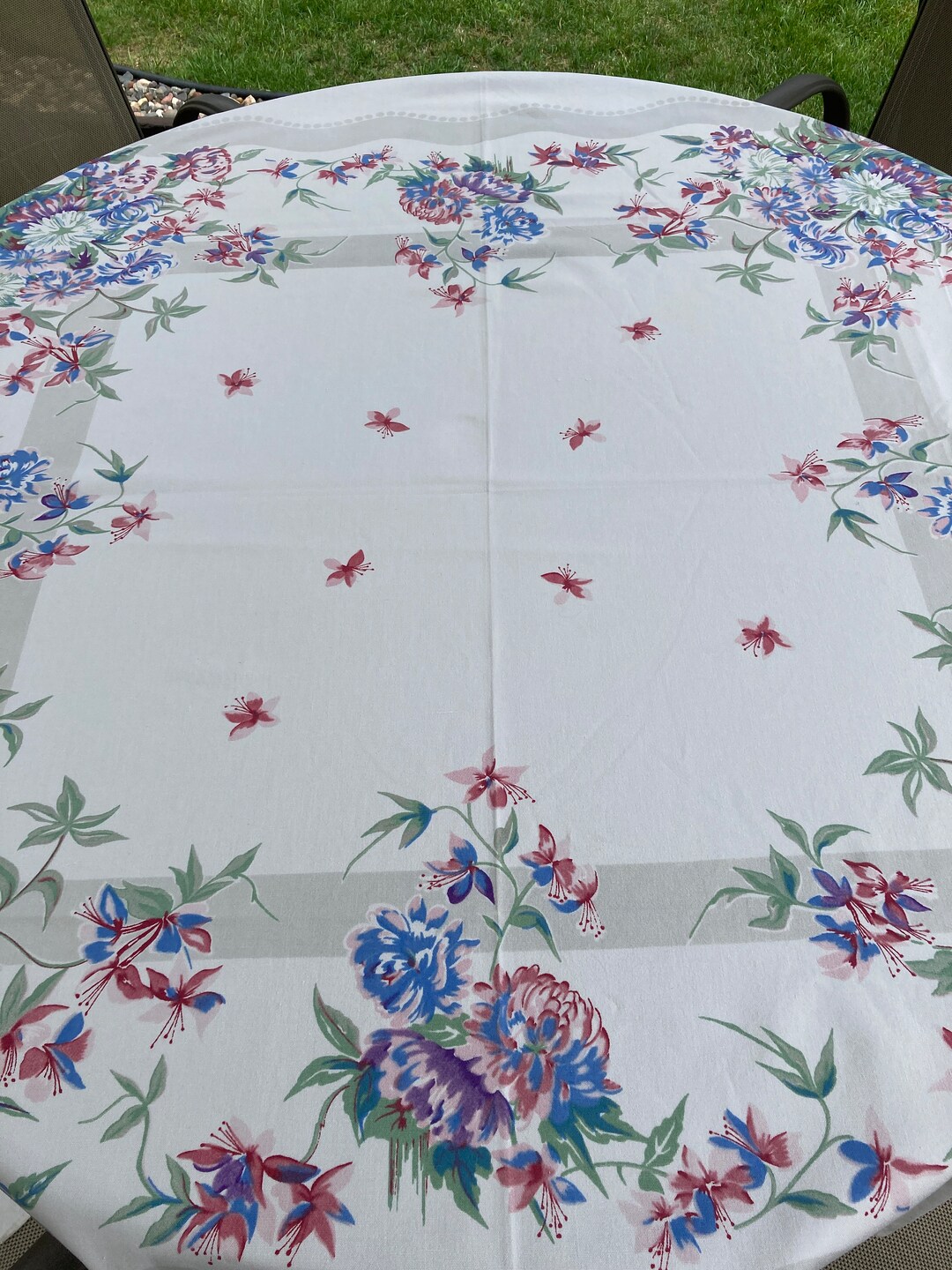 Vintage Tablecloth, Bouquets of Muted Pastel Wild Flowers. WOW! - Etsy