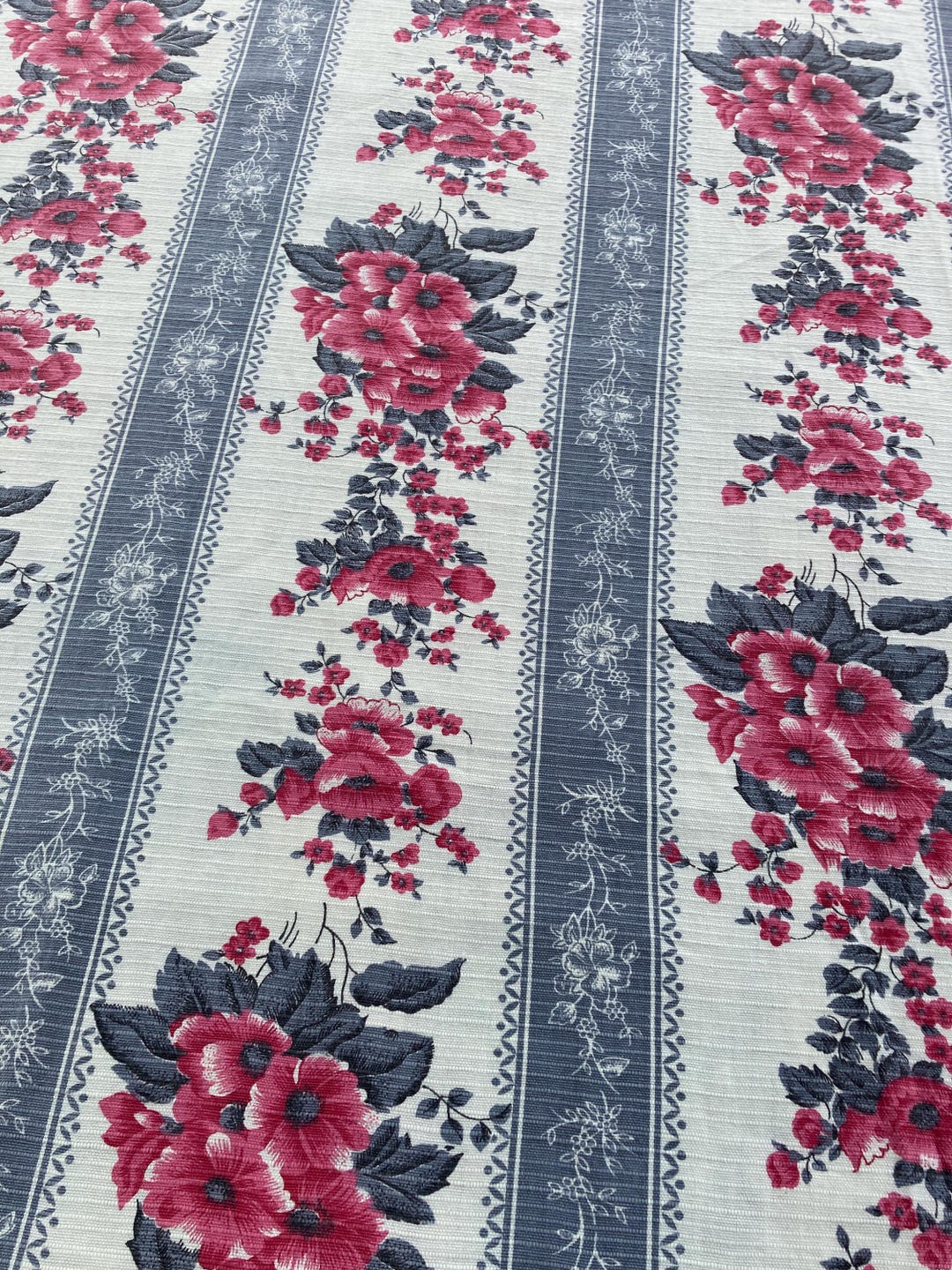 Circa 1940's Grey/pink Vintage Floral Bark Cloth .WOW! - Etsy