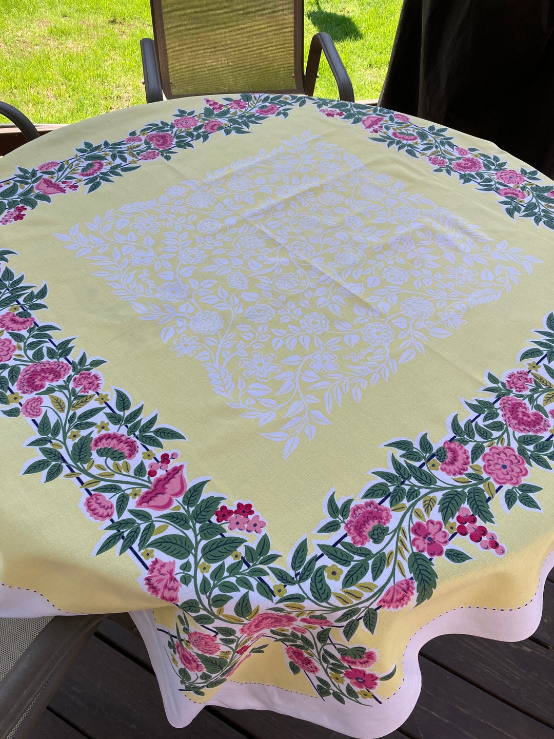 Simtex Vintage Tablecloth Colorful Pink and Red Carnations and Daises ...