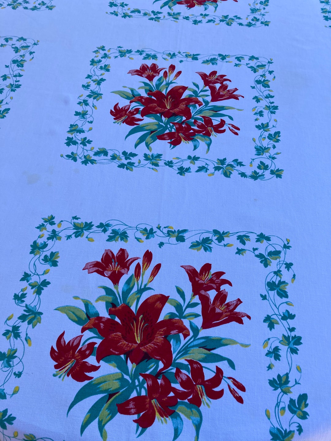 Classic Wilendur Vintage Tablecloth."red Day Lilies"..wow! - Etsy