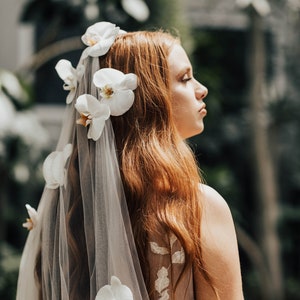 Orchid Flower Wedding Veil for Garden Boho Look Floral Bridal Veil, Narrow Wedding Veil, Unique ...