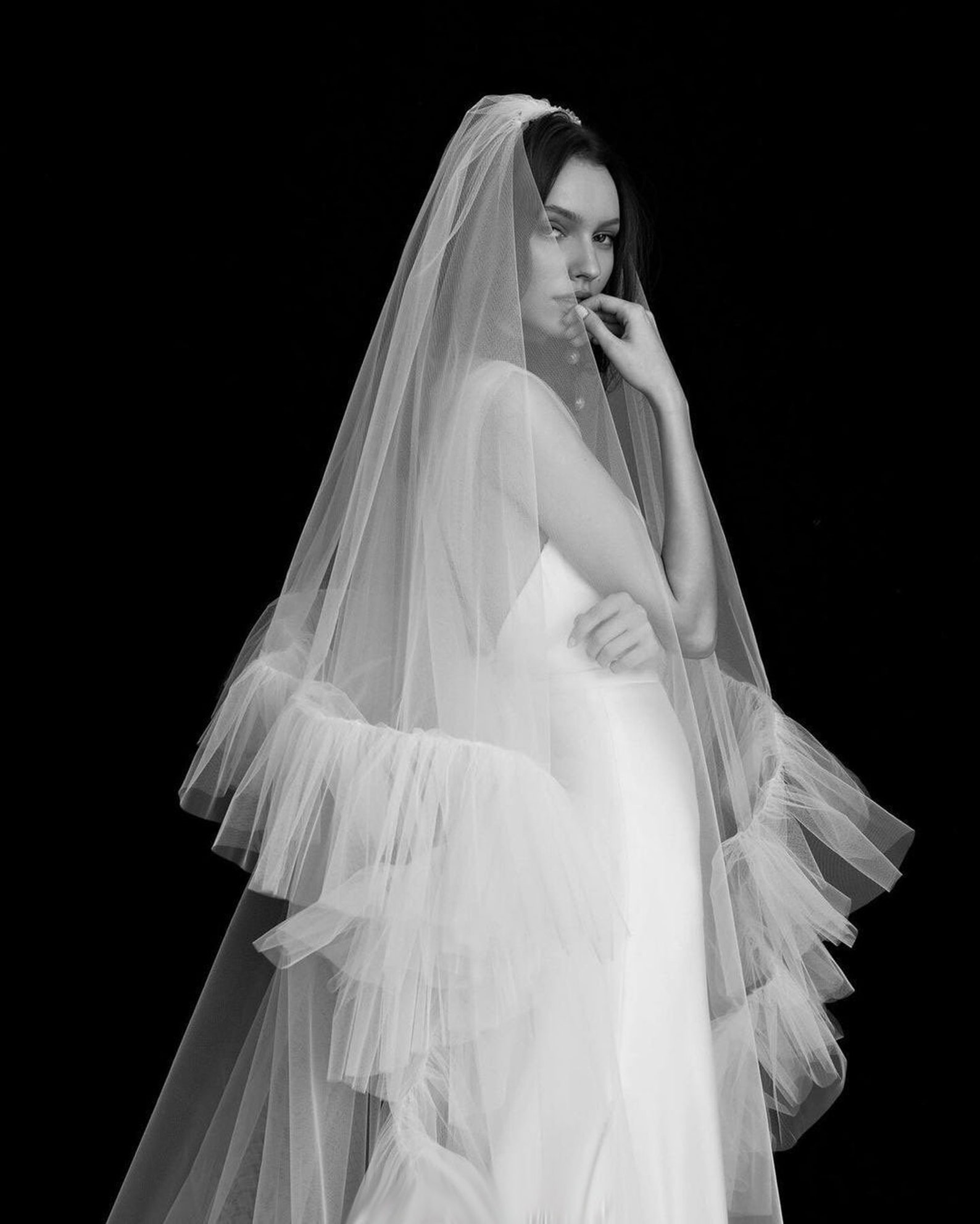 Ruffled Edge Wedding Veil, Frill Tulle Drop Wedding Veil With Blusher ...